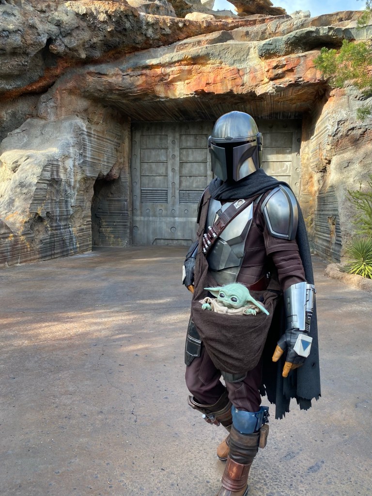 The Mandalorian and Grogu Debut at Star Wars: Galaxy's Edge at ...